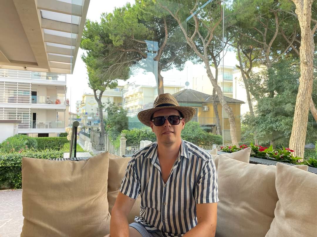 Kako Žan Nekrep v enem dnevu enostavno zasluži 7.800 EUR prek spleta ...