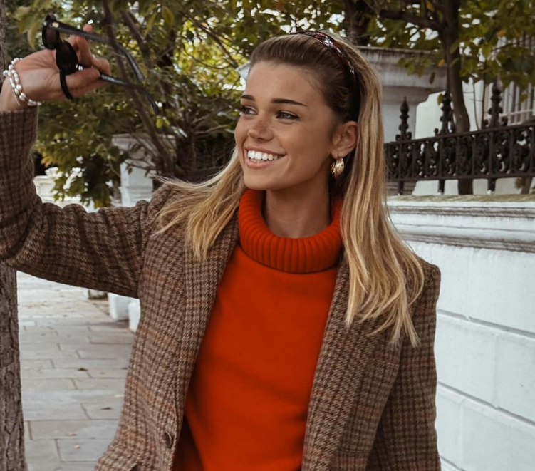 Kdo je lepotica, ki je omrežila kar dva dirkača formule ena? - siol.net