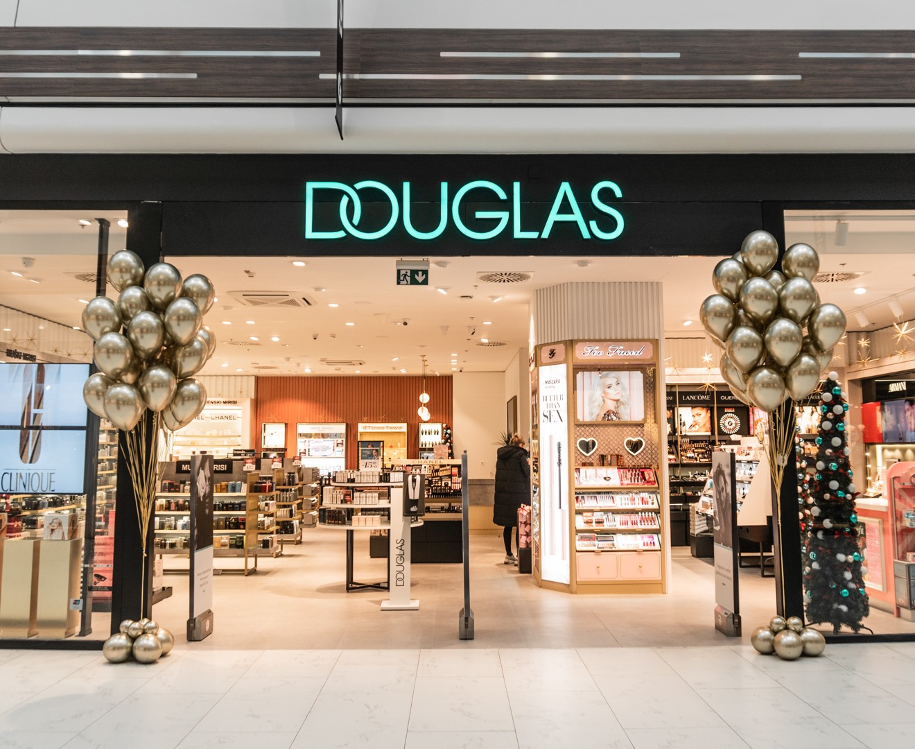 Skupina DOUGLAS je zasedla prvo mesto na Forbesovi lestvici - siol.net