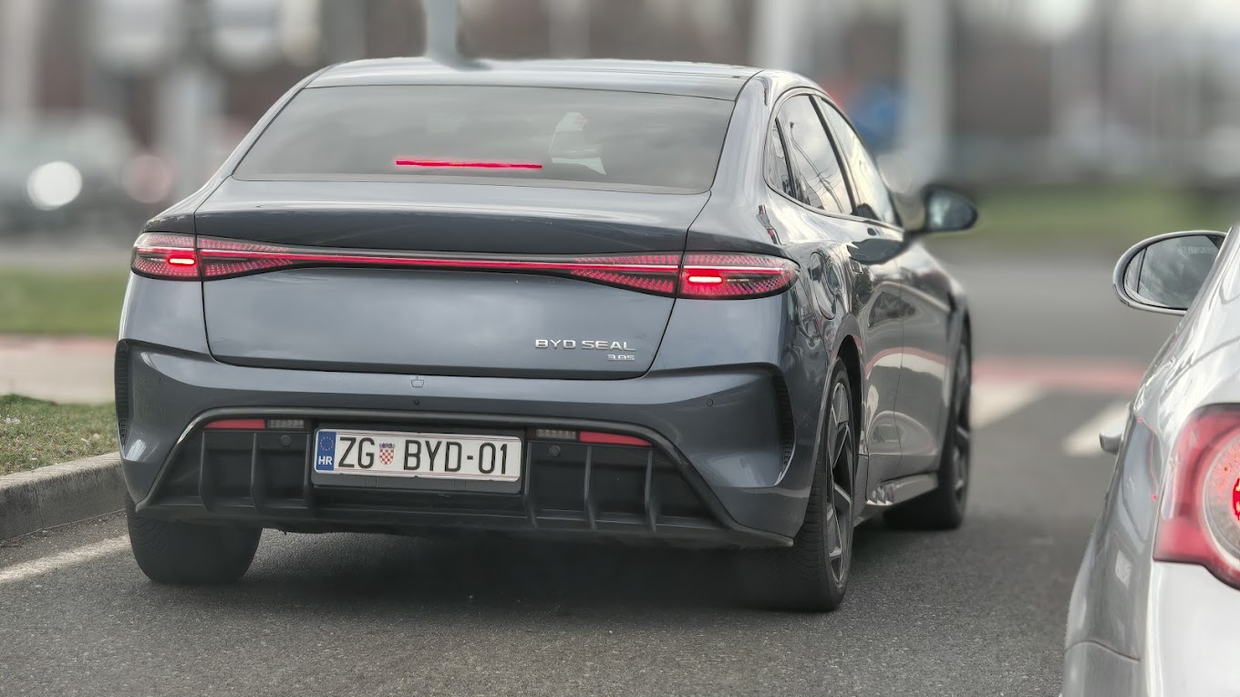 BYD zaposluje, v Slovenijo prek pisarne iz Zagreba: kdo bodo trgovci ...