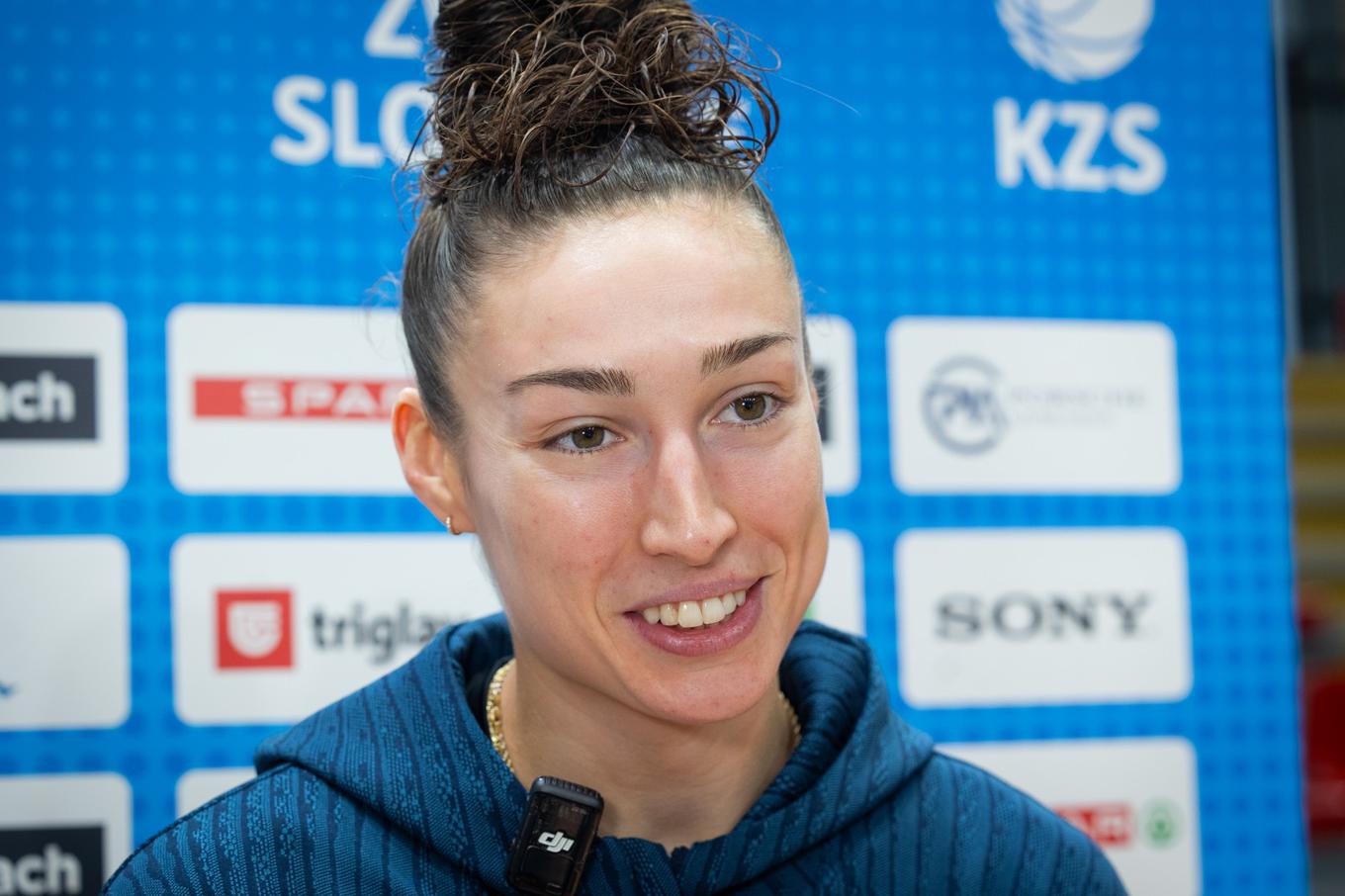 Teja Oblak in Jessica Shepard v drugi del košarkarske evrolige - siol.net