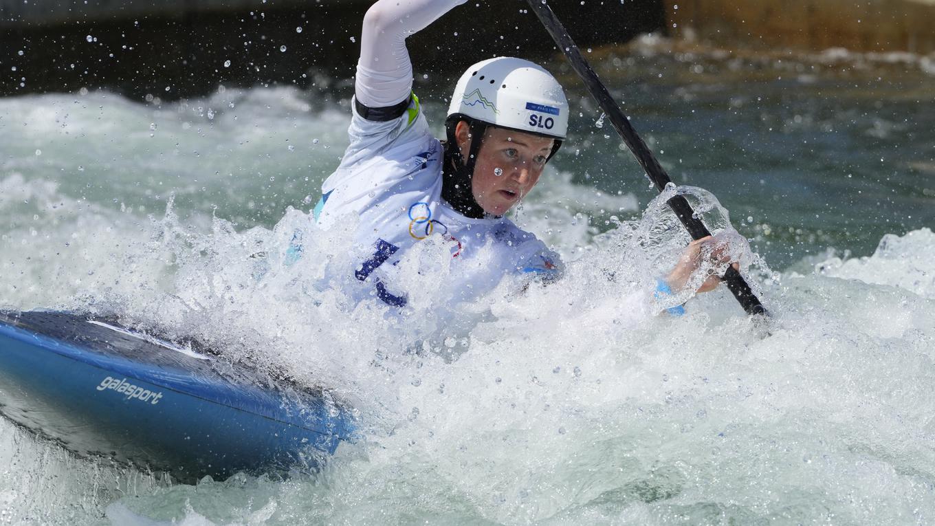 Eva Alina Hočevar v Franciji tik pod zmagovalnim odrom - siol.net