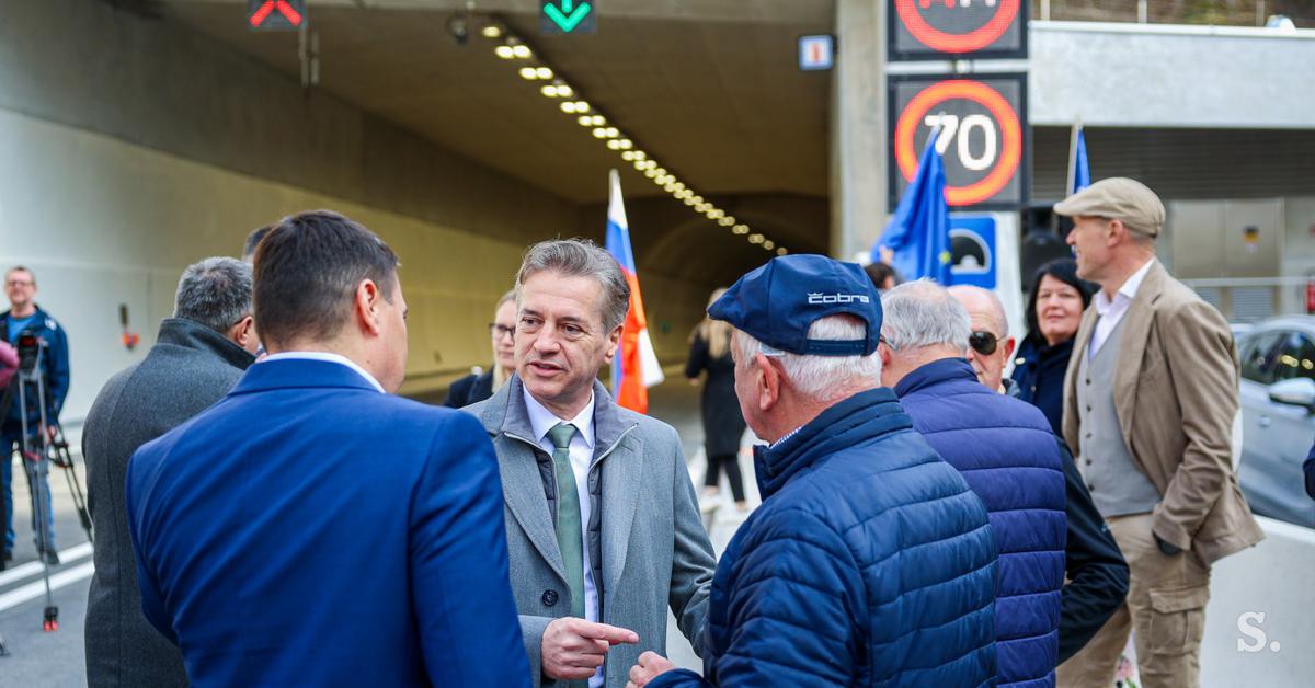 Odprli navezovalno cesto in predor Konovo na severnem delu tretje ...