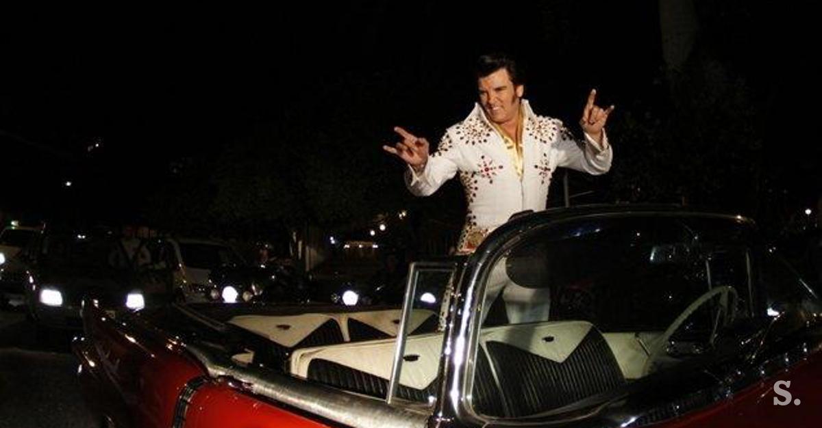 Po Tupacu in Mercuryju še virtualni Elvis Presley - siol.net