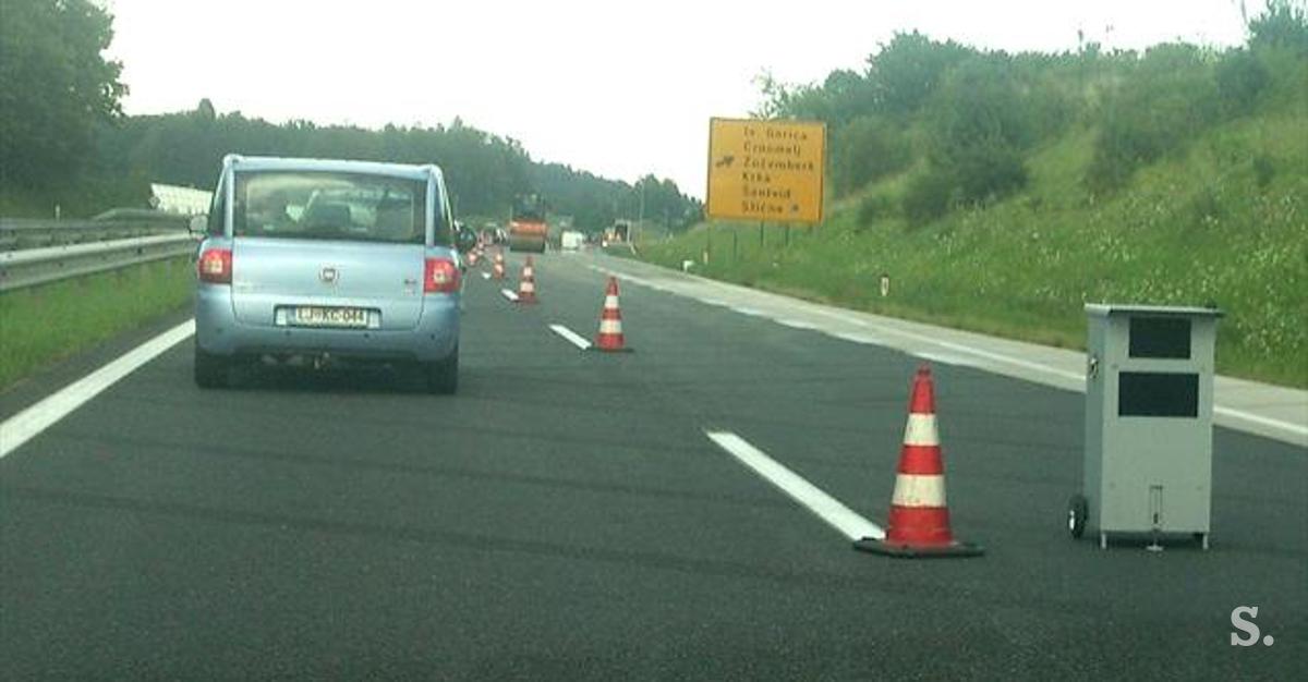 Policija: Merilniki hitrosti pred delovno zaporo na avtocesti so ... Policija: Merilniki hitrosti pred delovno zaporo na avtocesti so ...