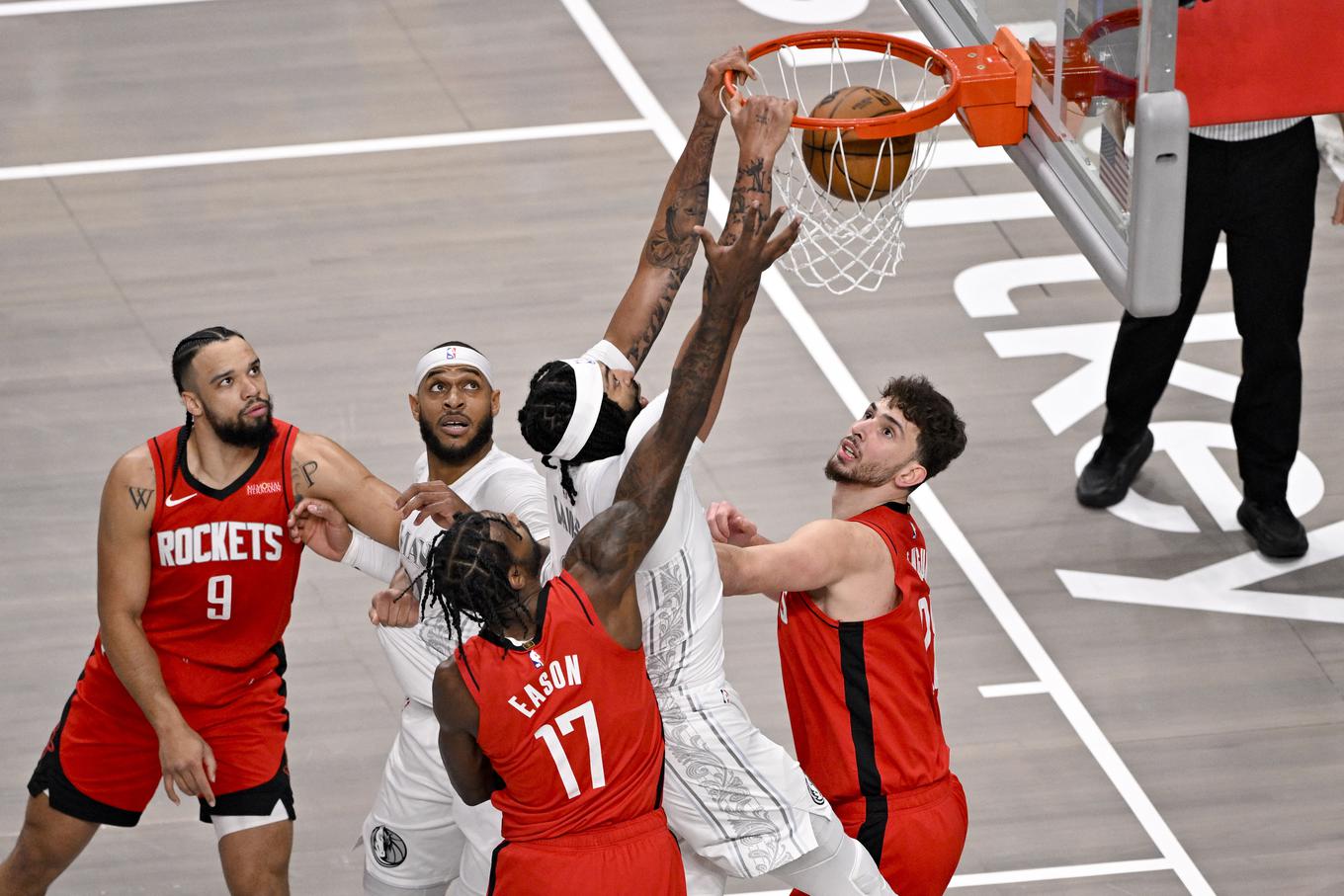 Ob odličnem debiju za Dallas poškodba Anthonyja Davisa, Lakers slavili ...