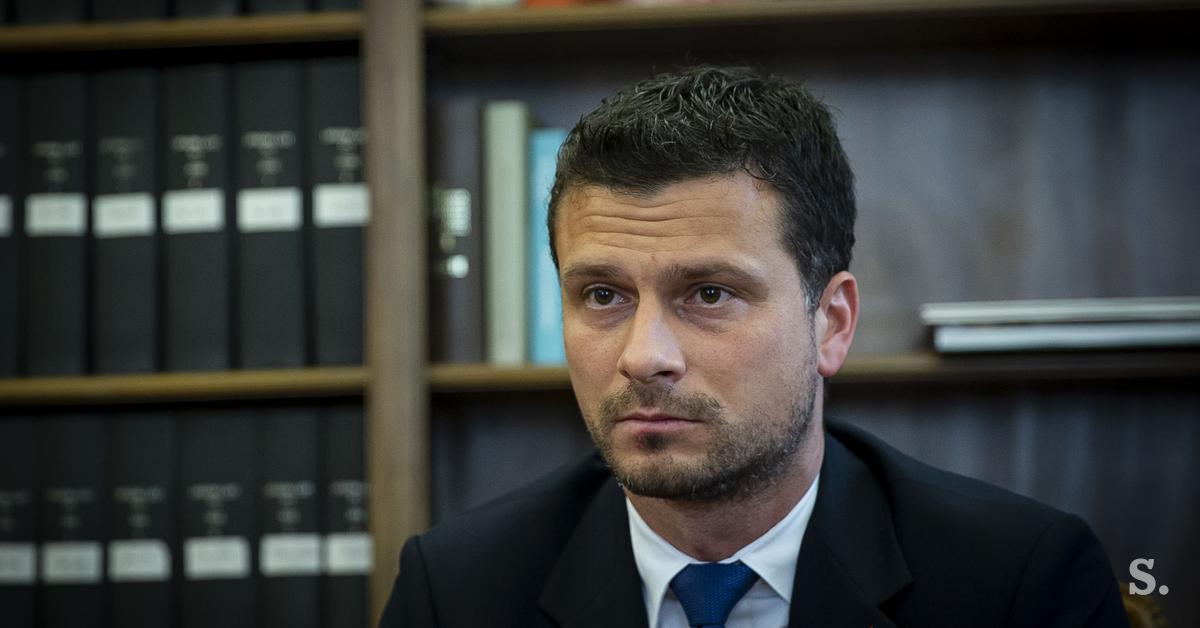 Prednik ponudil odstop s čela poslanske skupine SD, a uživa podporo ...