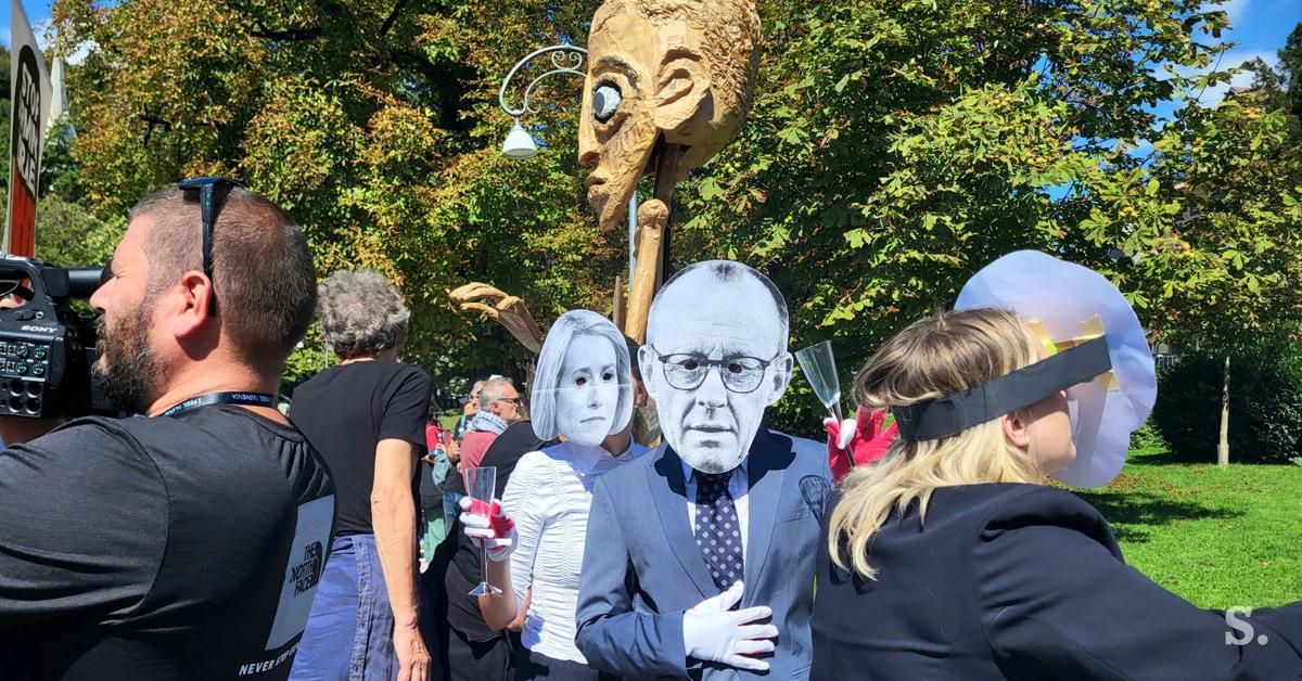 Ob robu strateškega foruma na Bledu izbruhnili protesti #foto #video ...