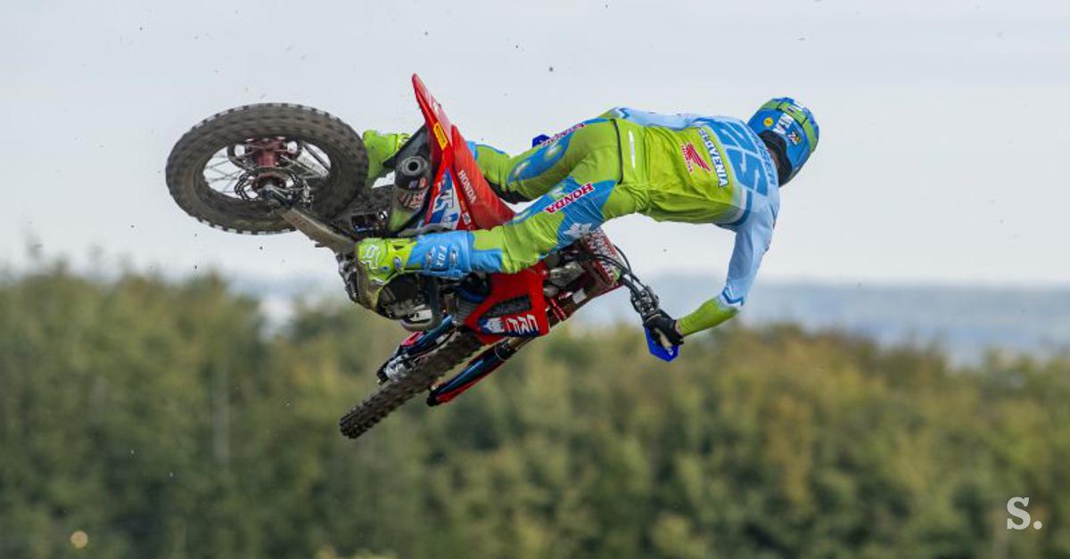 Gajser s prehitevanjem v zadnjem zavoju drugič zmagal, Slovenija sedma ...