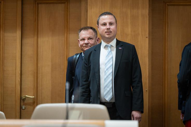 Knovs bo preveril ravnanje policije v zadevi Black Cube - siol.net