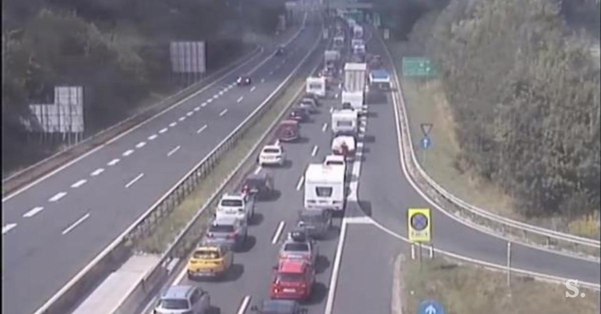 Previdno: pred Karavankami sedem kilometrski zastoj - siol.net