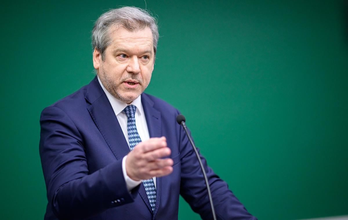 Četrta javna univerza naj bi začela delovati s prihodnjim študijskim ...