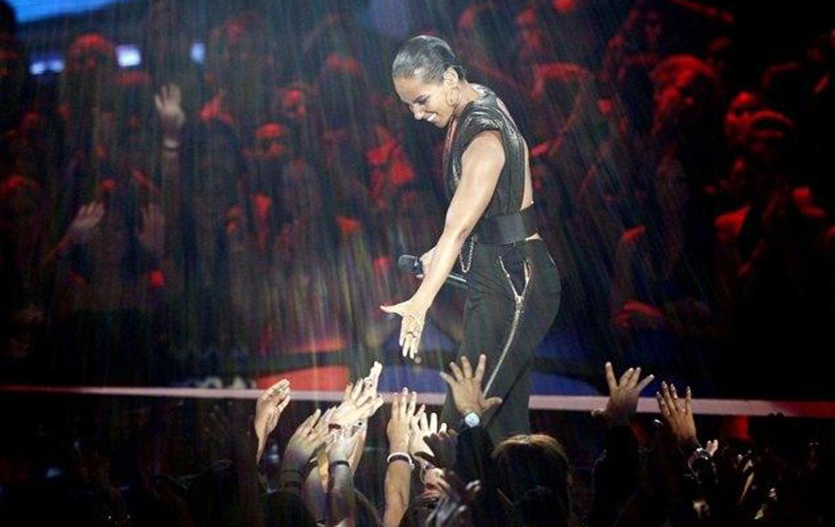 Alicia Keys zaradi pesmi Girl on Fire na sodišče - siol.net