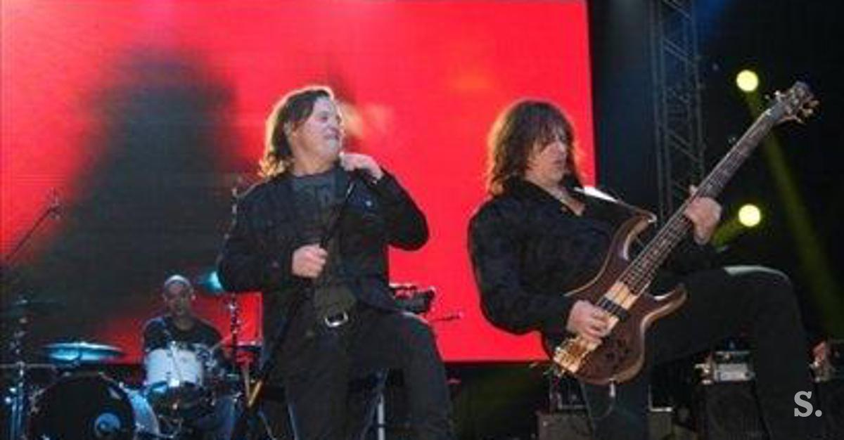 Na rock sceno prihaja Jelen band - siol.net