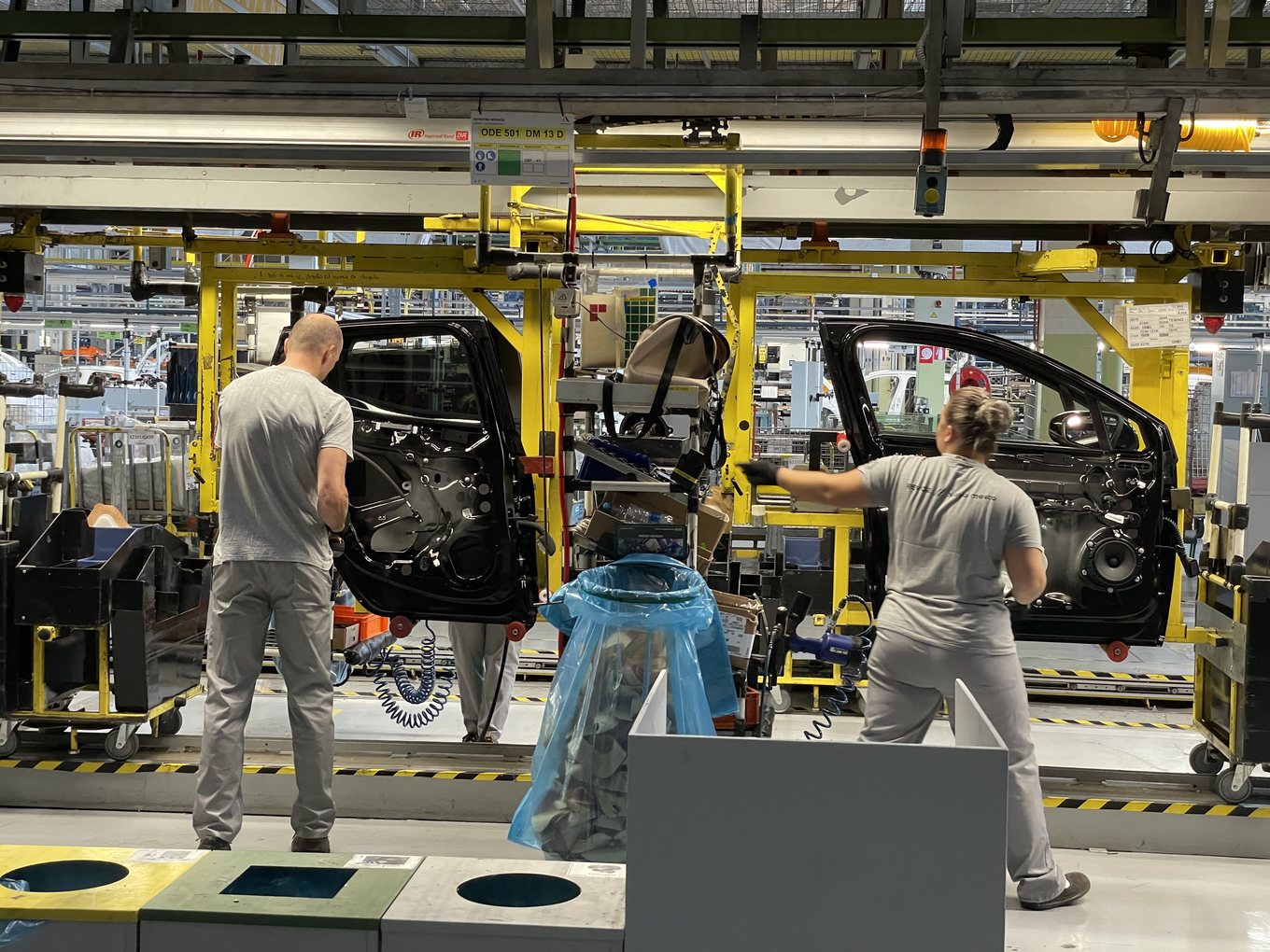 Odličen dan za Revoz: razkrili twinga, Francozi tovarni dodelili še dva ...