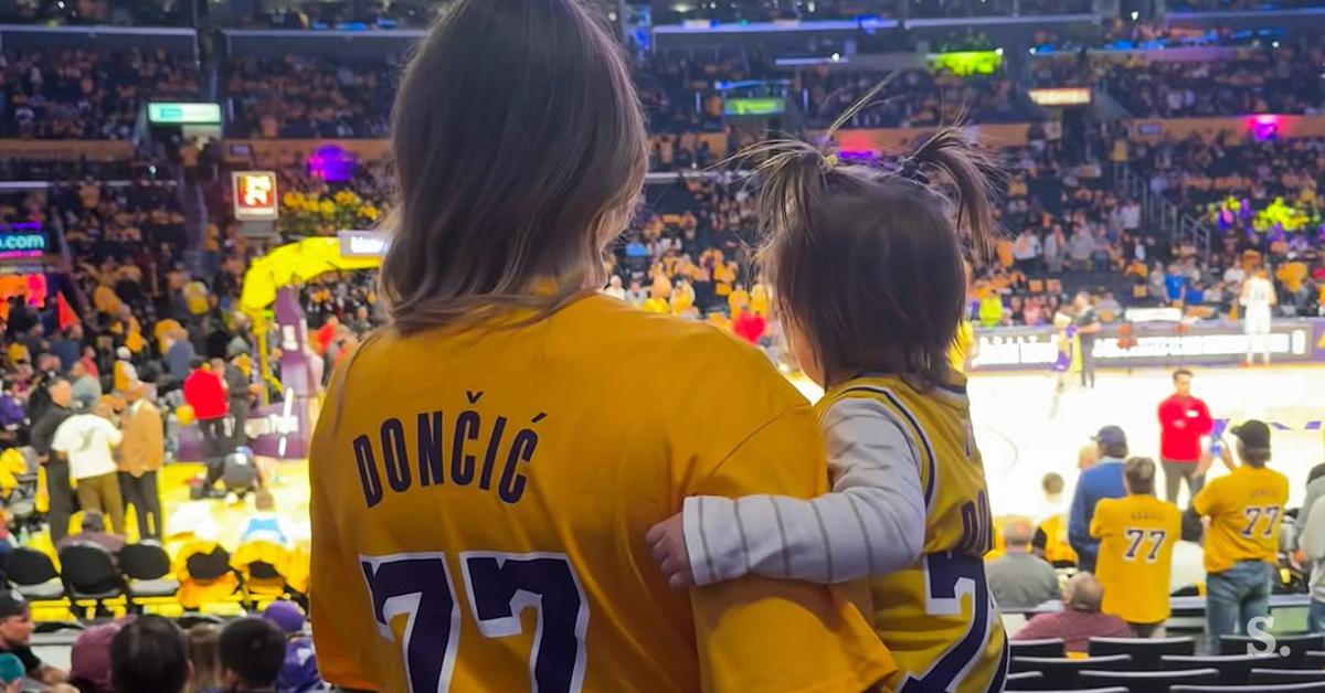 Zaročenka in hčerka Luke Dončića na njegov debi v posebni opravi - siol.net