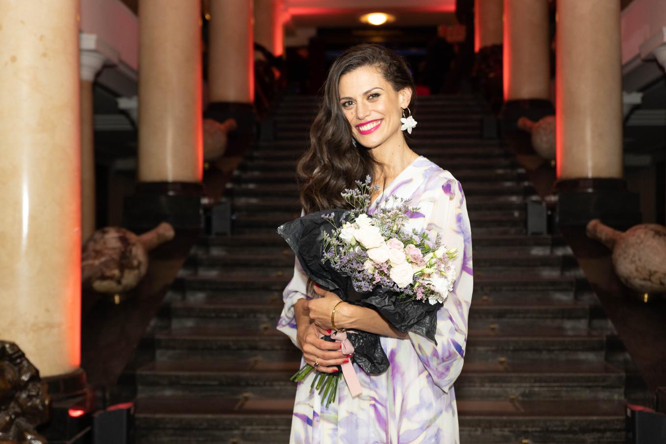 Voditeljica Nataša Naneva zgoraj brez skočila v hladno Savo #foto ...