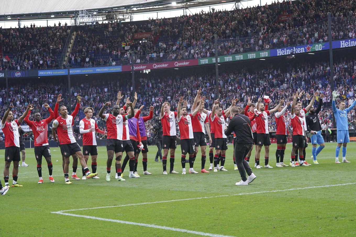 Zgodovinska sramota Ajaxa v Rotterdamu - siol.net