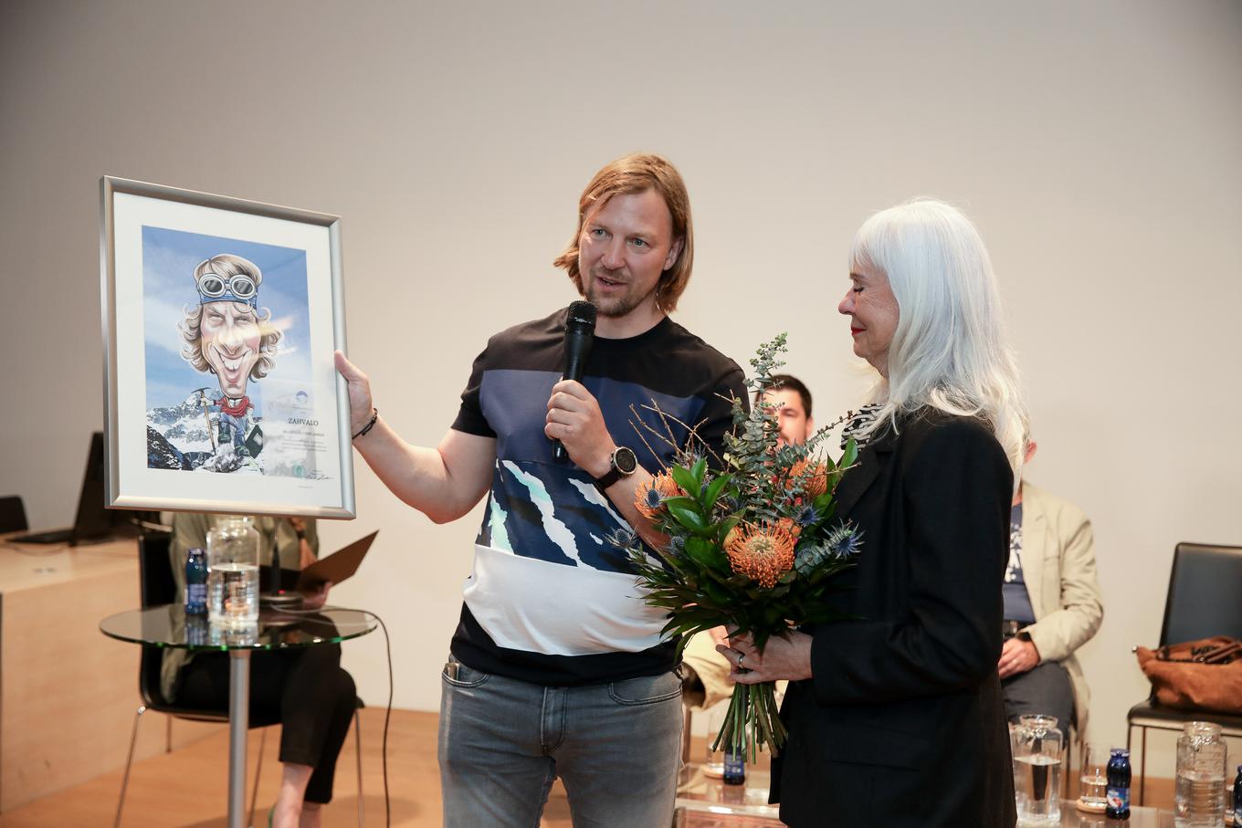 "Če samo grabiš k sebi, je to obremenjujoče, če pa poseješ, ..." - siol.net