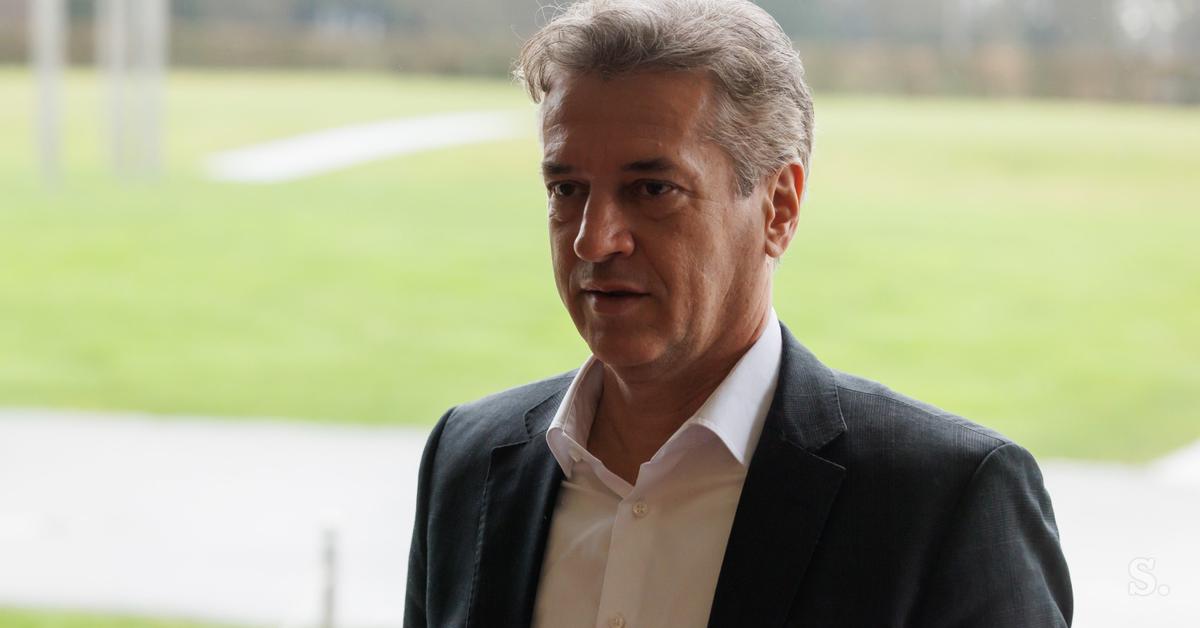 Golob: Ni pomembno, s kom sem čez vikend. Pomembno je, kaj dela vlada ...