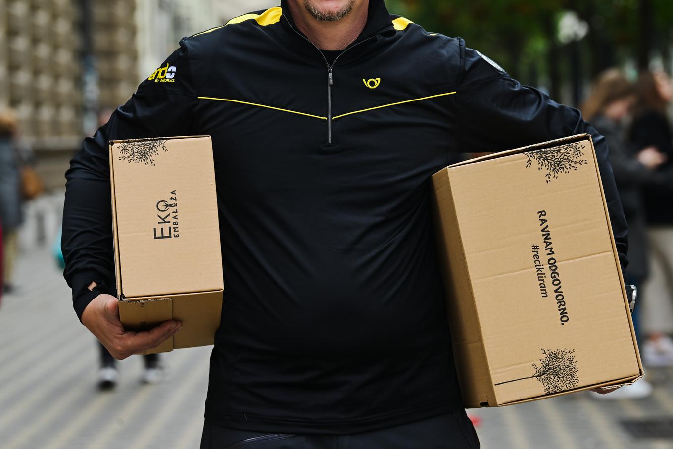 Pošta Slovenije z največjo paketno logistično mrežo v državi pakete ...
