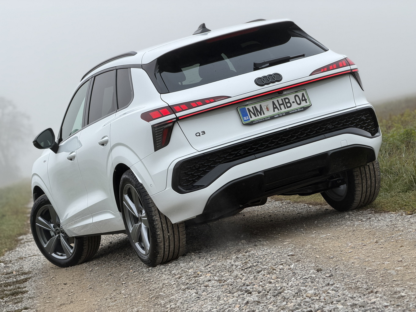 Audi z novim Q3: med vožnjo hitro pokaže svoje adute, koliko pa bo v ...