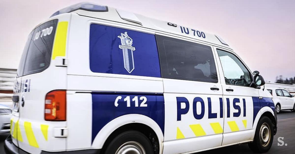 Zakaj imajo finski policijski kombiji drugačen grb? - siol.net