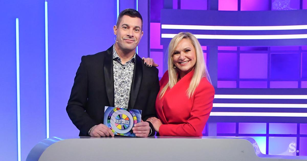 Poglejte, kaj je Nuša Derenda povedala o pevskih sposobnostih priljubljenega voditelja - siol.net