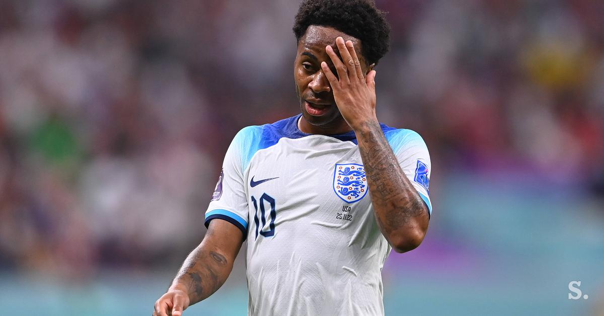Nekdanji angleški reprezentant Sterling aretiran zaradi suma vožnje pod ...