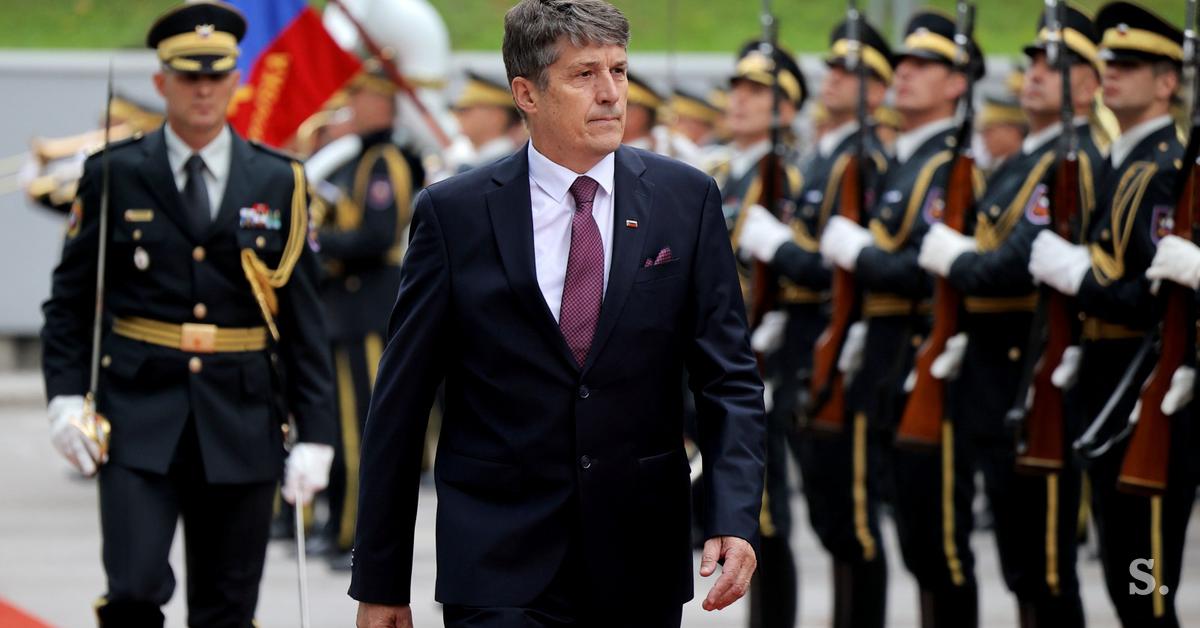 Sajovic prevzel posle na ministrstvu za obrambo #video - siol.net