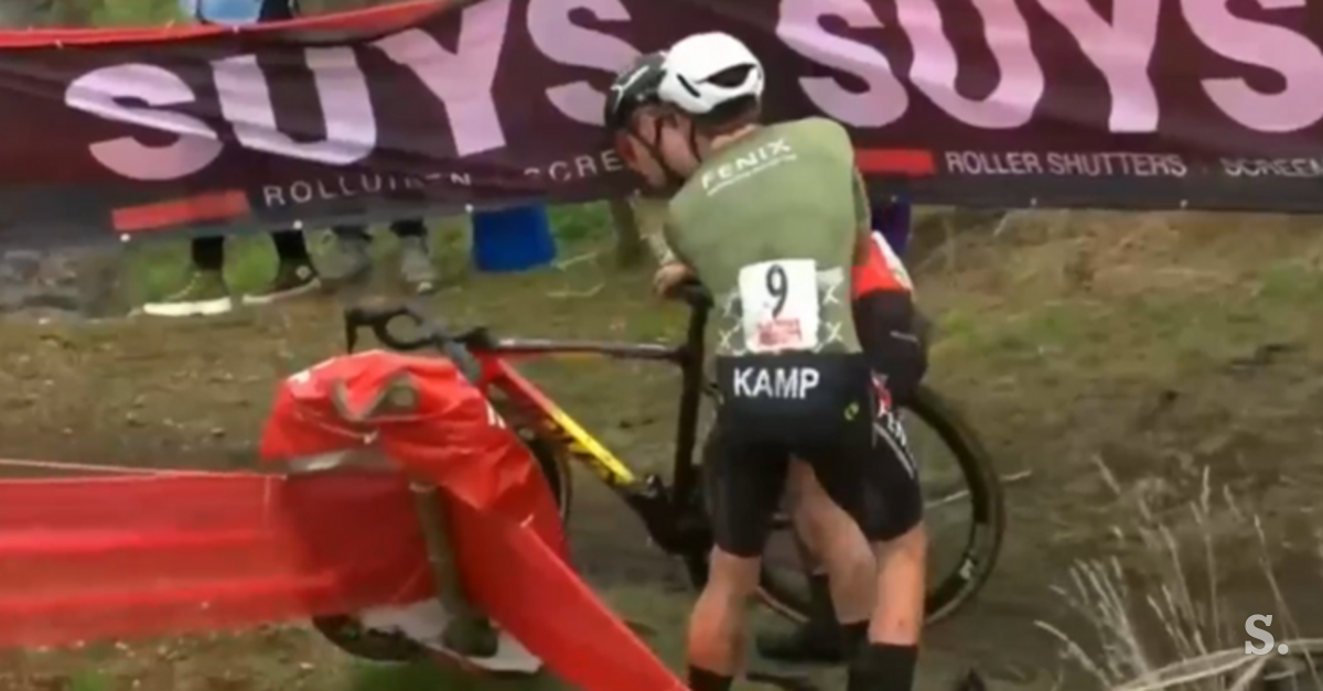 Po incidentu na dirki dodatna kazen za Belgijca #video - siol.net