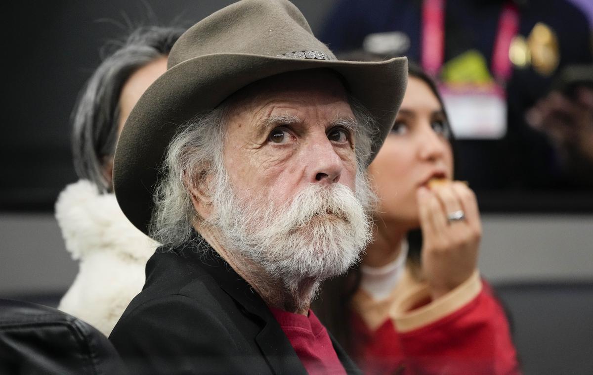 Umrl je legendarni kitarist Bob Weir, soustanovitelj zasedbe Grateful ...
