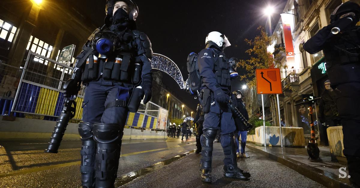 V strelskem napadu v Bruslju ubit 19-letnik - siol.net