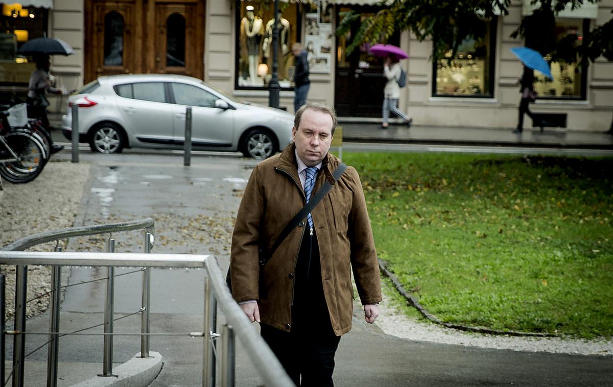 Zdravnik Radan in država na sodišču nista sklenila poravnave - siol.net