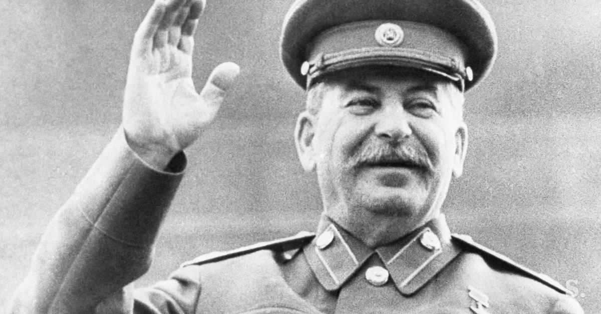 Prosili so ga, naj ostane, nato pa jih je vse pobil - siol.net