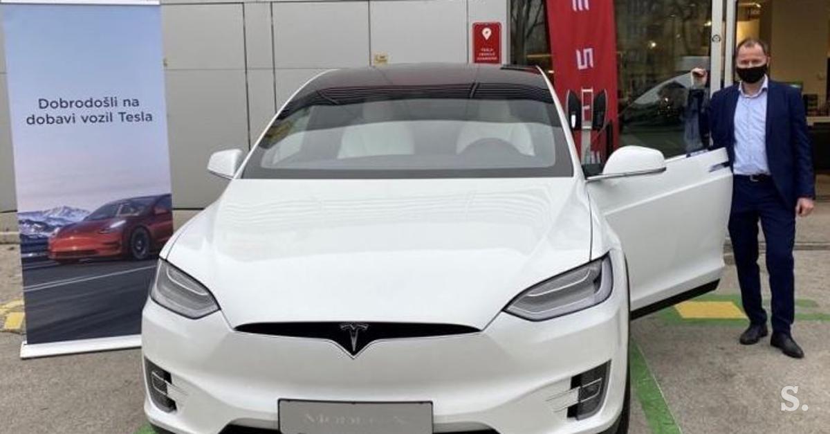 Prvi Slovenci so teslo prevzeli v Ljubljani #foto - siol.net