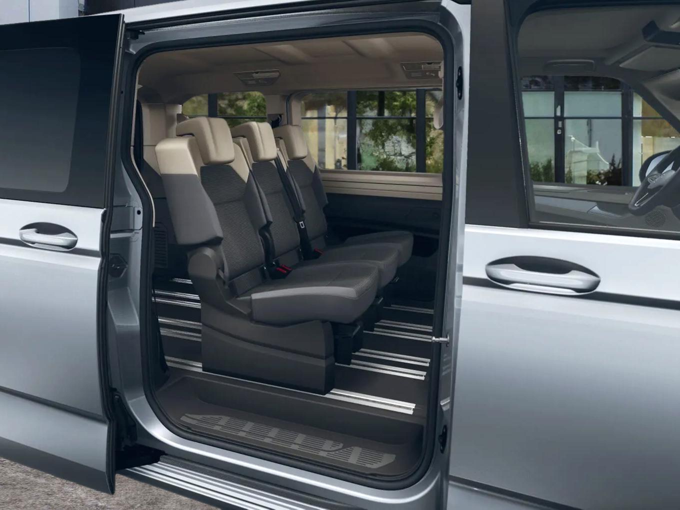 Novi VW Multivan Limited 2026 z izjemno ponudbo pri Porsche Inter Auto ...