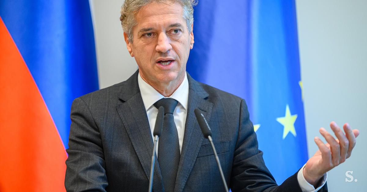 Golob po Mahlejevi napovedi ukinitve delovnih mest od Hana pričakuje ...