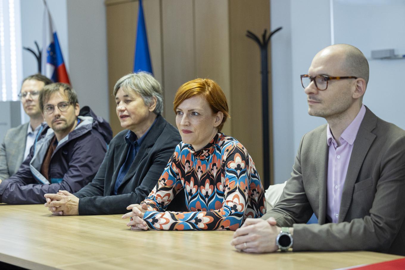 Stranki Levica in Resni.ca vložili kandidatni listi za evropske volitve ...