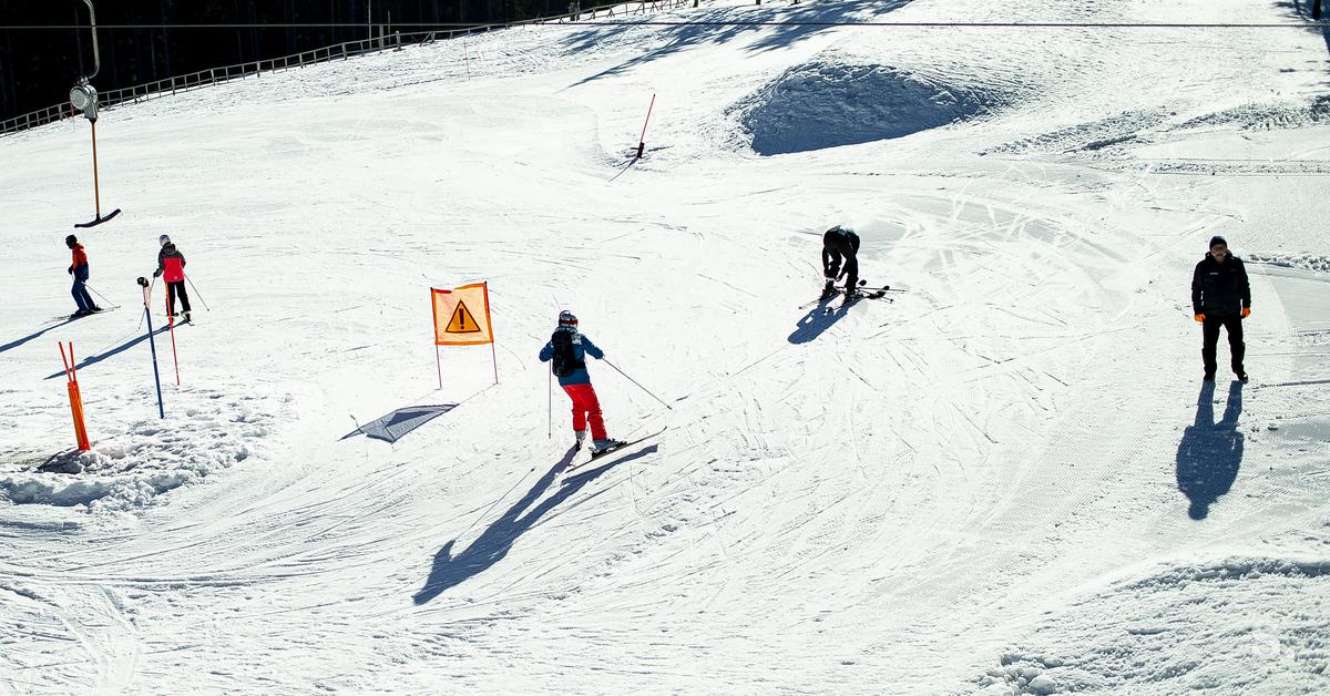 Z motornimi sanmi povozil sedemletnega otroka - siol.net