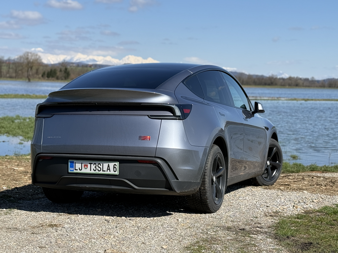Tesla prepolovila prodajo, čakalne vrste za novega še ni. Zdrs ali ...
