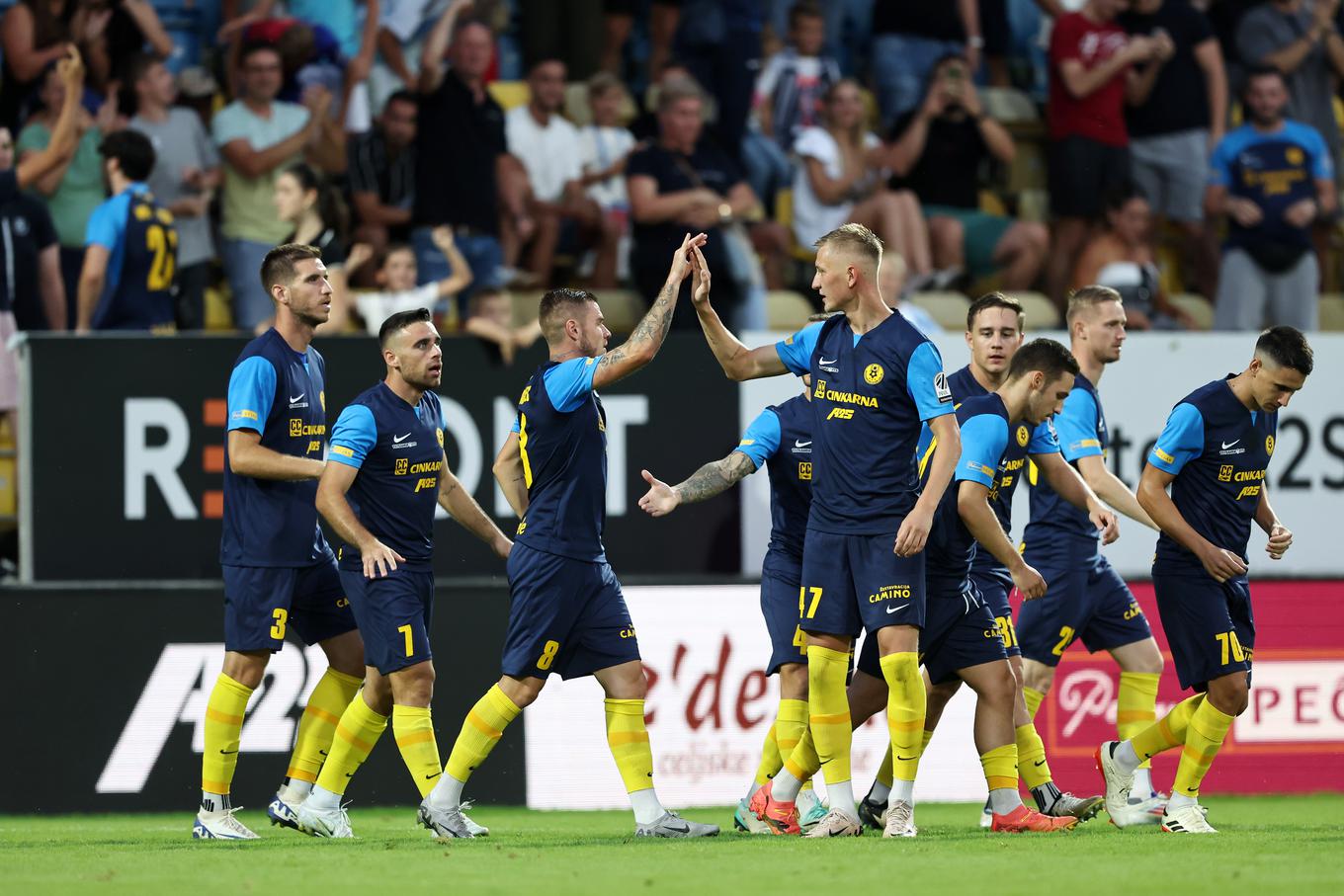 Celjani remizirali s Slovanom, ki je od 30. minute igral z igralcem ...