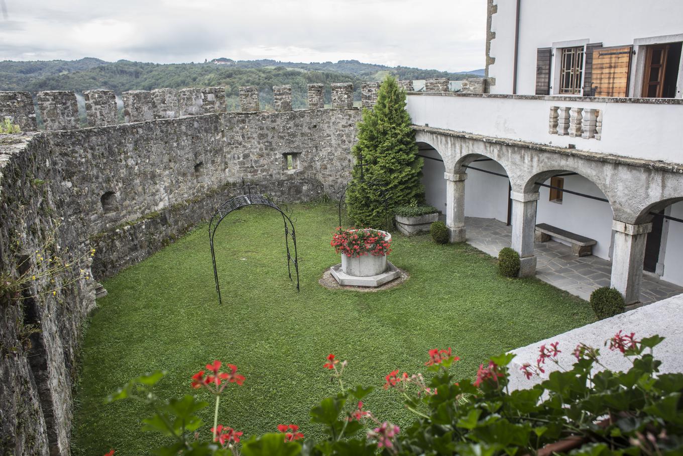 Nekdaj znameniti zeleni vrt Trsta danes kulinarični biser sredi Krasa ...