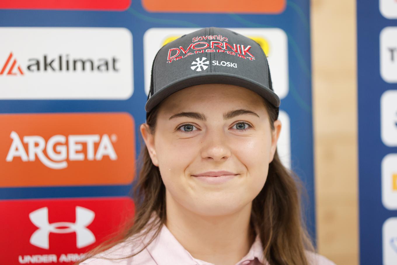 Neja Dvornik in Ana Bucik Jogan v olimpijsko sezono z Alešem Valentijem ...