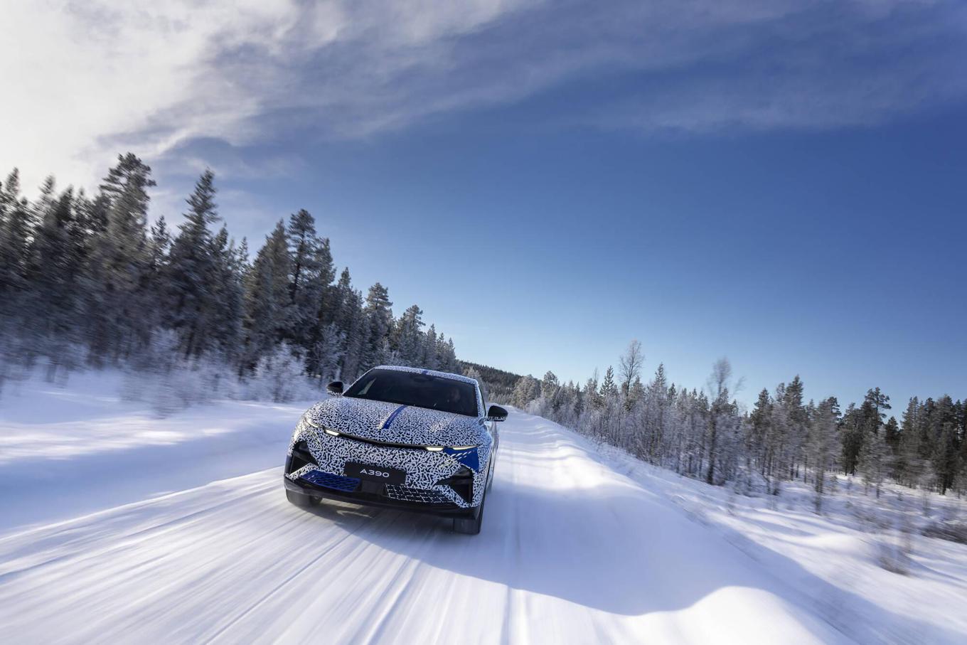 Alpine A390 – testiranje na severu Evrope, prvič so znane mere ...