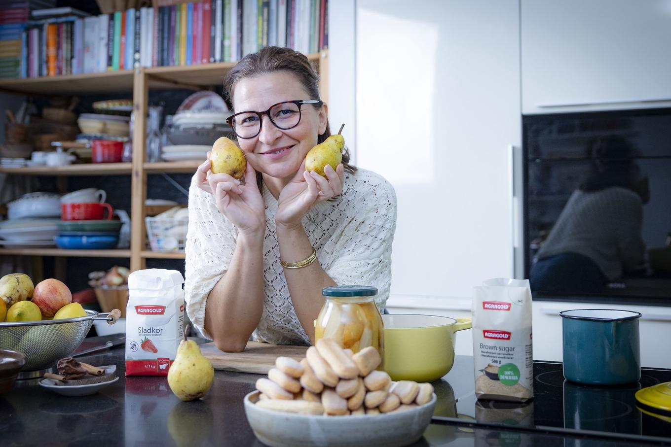 Popolna jesenska sladica: recept za tiramisu s hruškami #video - siol.net
