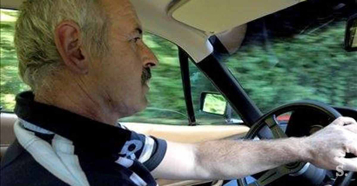 Robert Medved – lastnik ferrarija 308 GTBi - siol.net