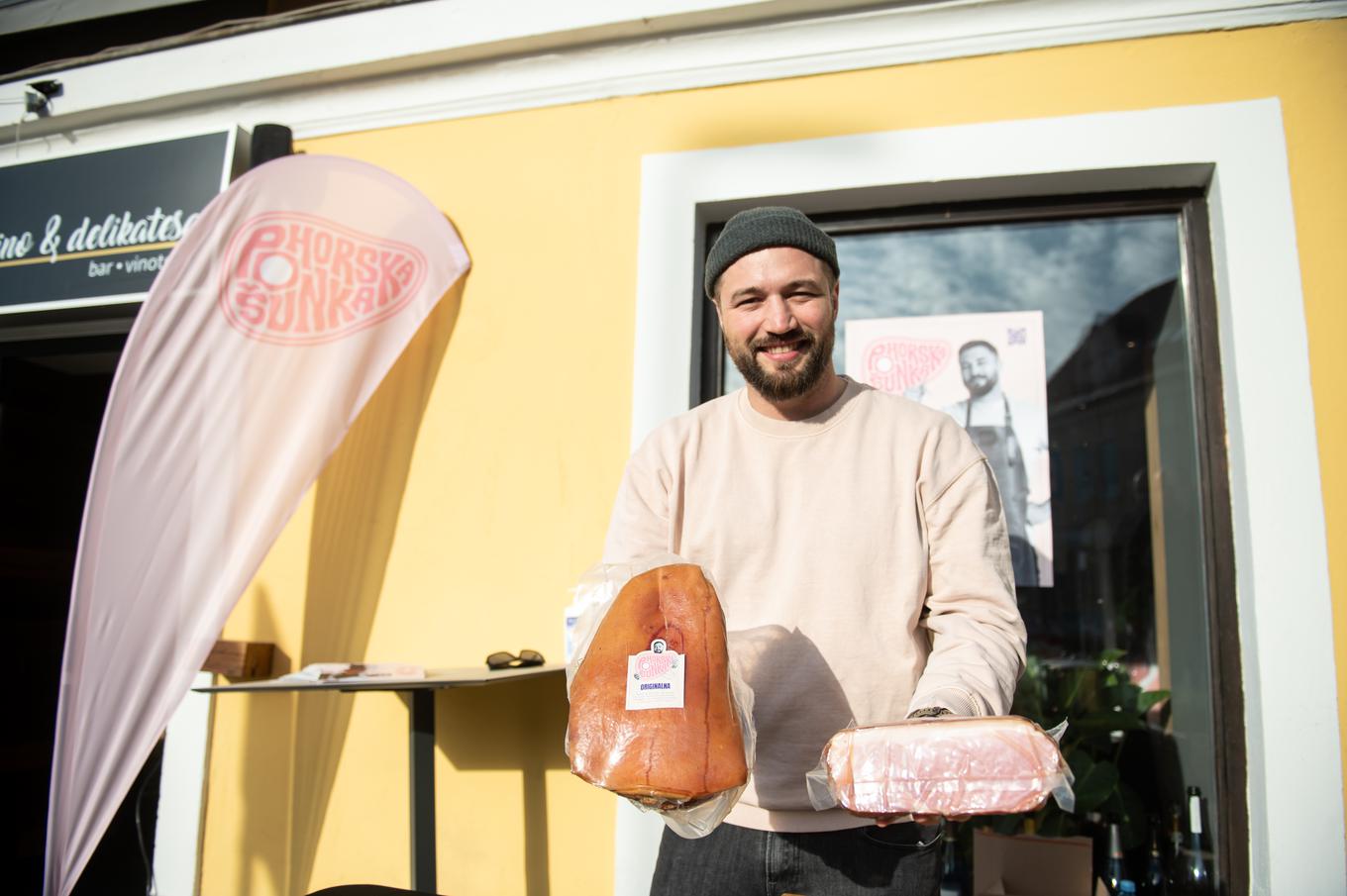 Filip Flisar se je lotil novega posla, zdaj ima svojo šunko - siol.net