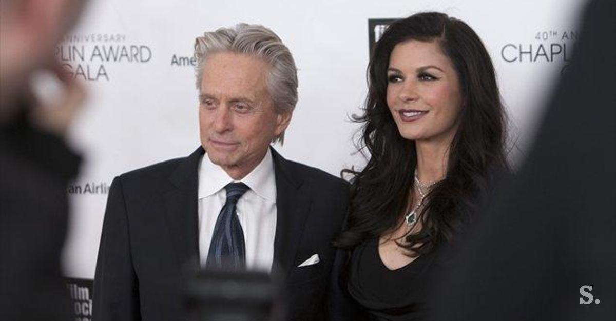 Catherine Zeta-Jones spet na zdravljenju - siol.net