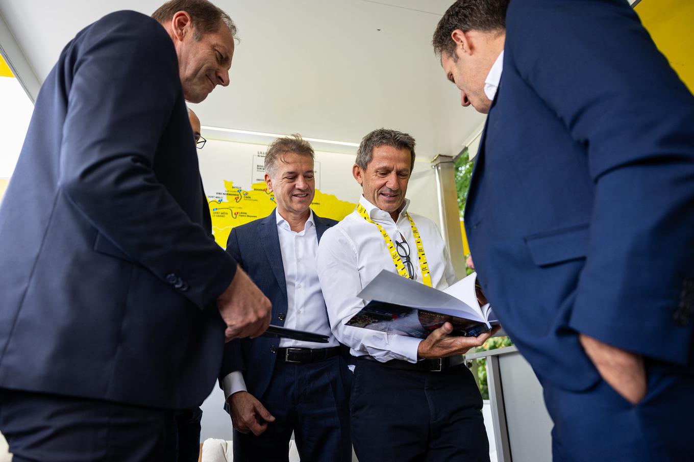 Robert Golob predal pismo o nameri za izvedbo začetka Toura v Sloveniji - siol.net